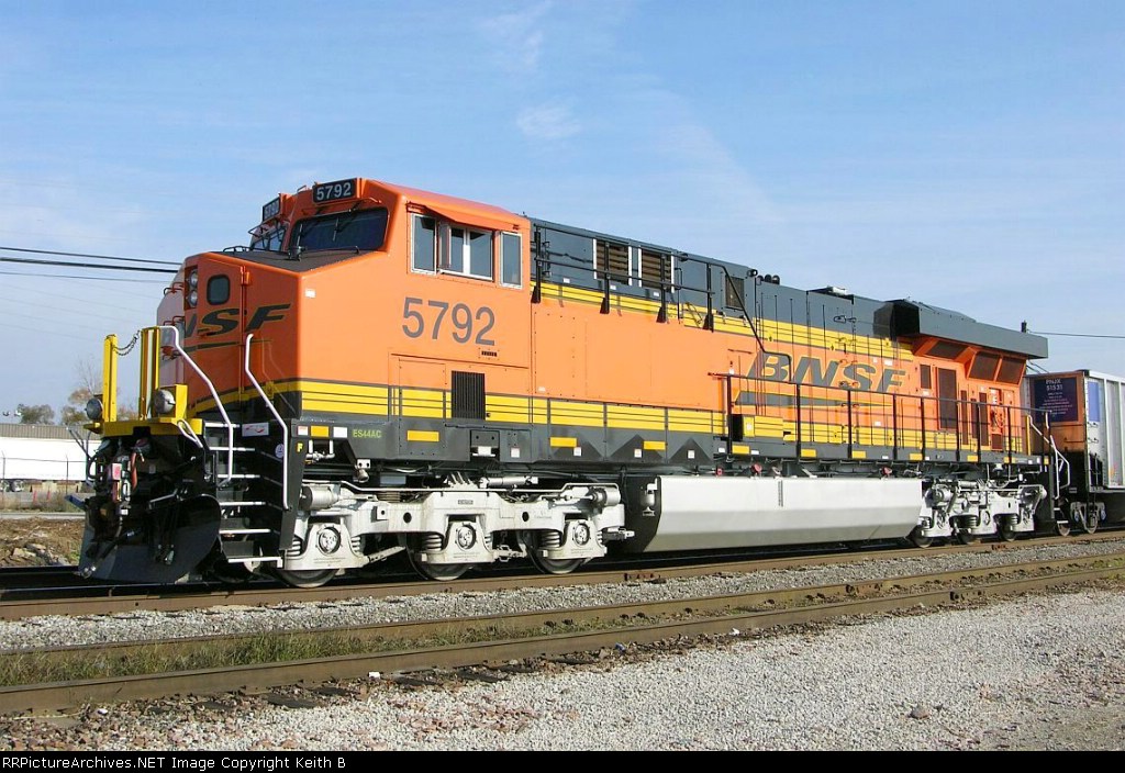 BNSF 5792